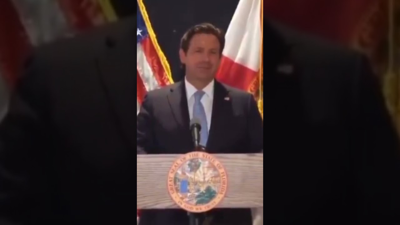 Protestor Calls Ron DeSantis a PDF File 👀 #trending #fyp #shorts