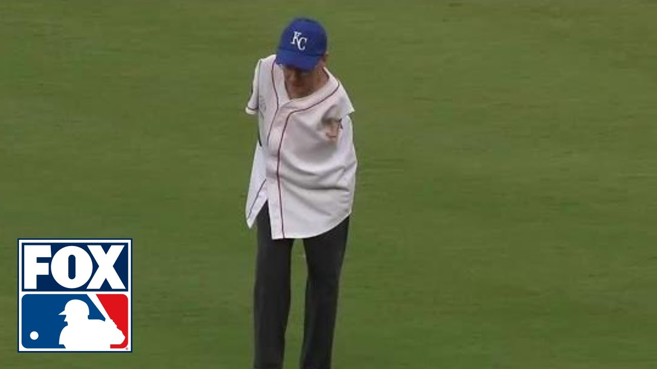 Man with no arms throws first pitch