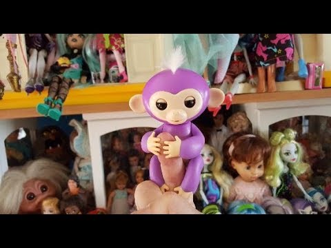 Toy Review: Fingerlings (Mia) by WowWee