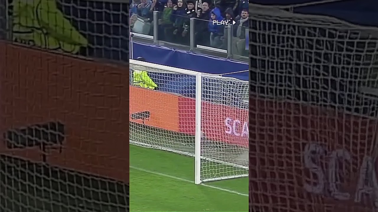 ZLATAN'S Reaction to RONALDO goal !? Bicycle Kick 🤣 #shorts #soccer #football #bongda #ronaldo