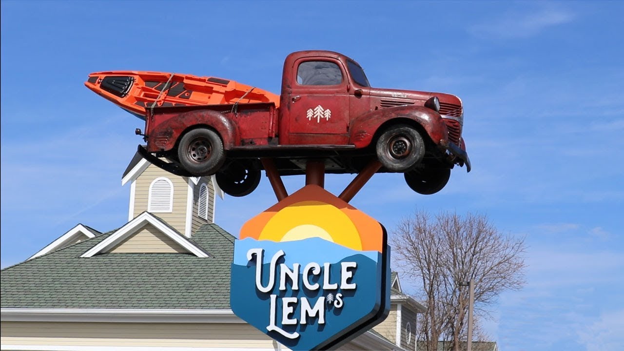 Uncle Lem's Outfitters Pigeon Forge