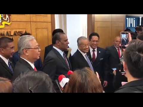 Reporters in Parliament sing Happy Birthday to Dr M as he turns 94
