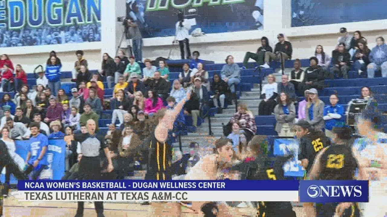 Islanders women trample Texas Lutheran to extend long home win streak