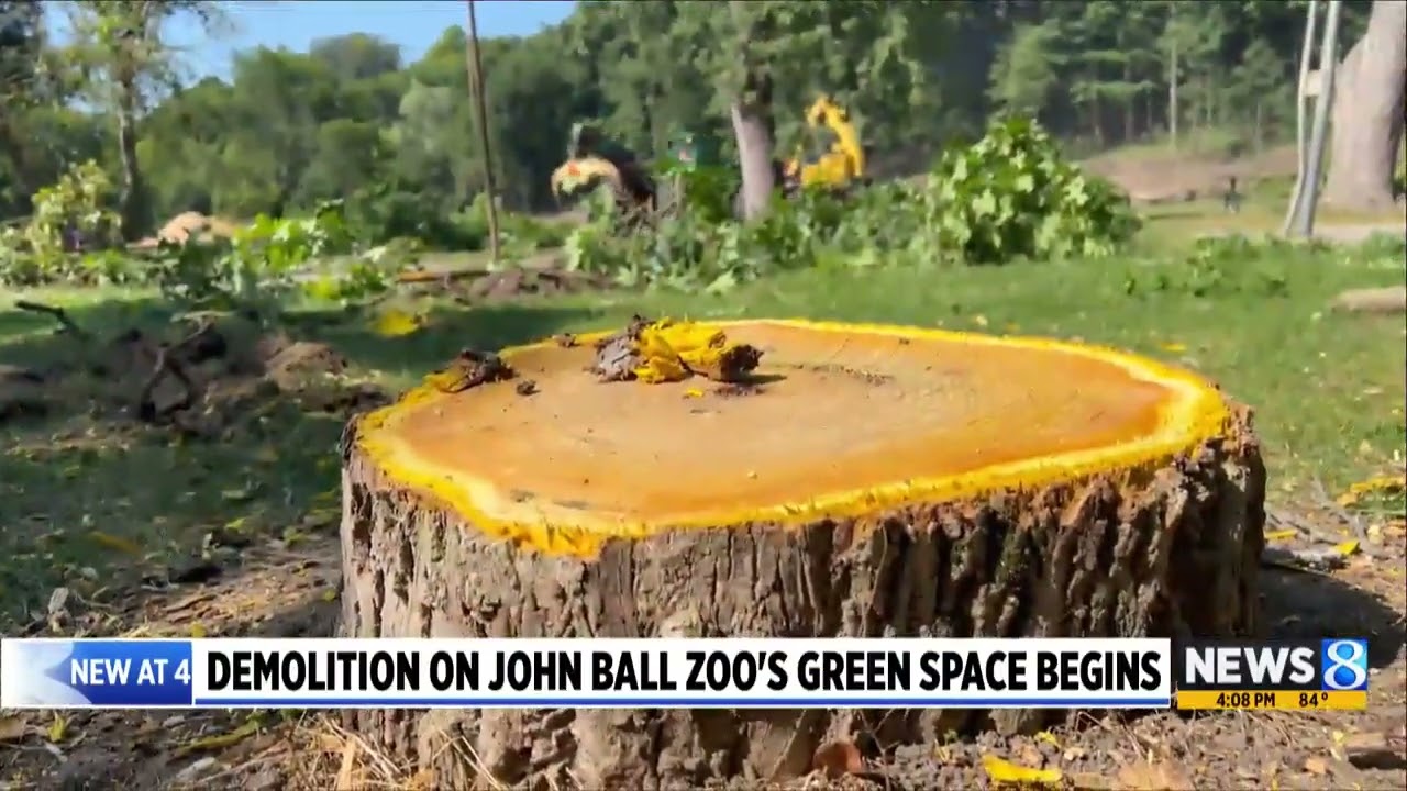 Neighbors upset as work begins to expand Grand Rapids zoo parking