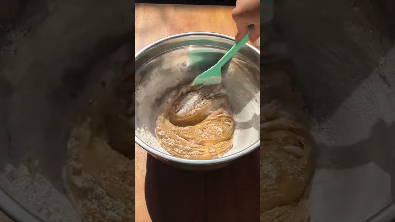 COOKIE BAKING TIP: Why you shouldn't overmix! #cookies #bakingtips #bakinghacks #bakingtutorial