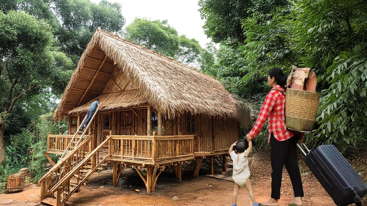 Single Mother Determined to Build New Solid House After Small House Was Destroyed By Two Women