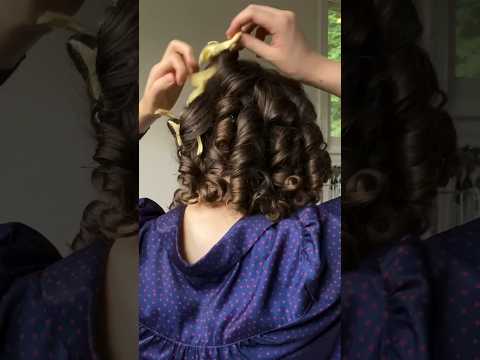New 1940s hair tutorial is posted! 🥳#vintage #vintagehair #vintagestyle #1940s #hairtutorial