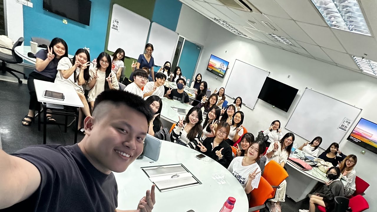 Macro 2024 | Tutorial 1 | Introductory