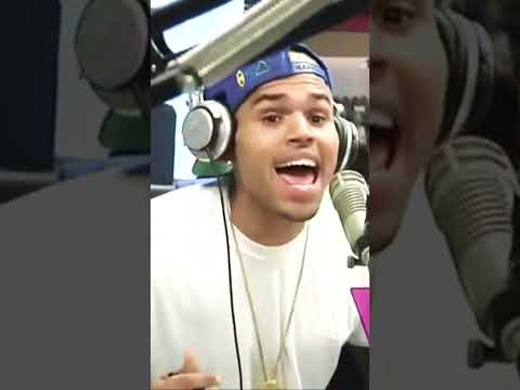 Chris Brown Singing โLove Musicโ๏ฟผ With Fan. Watch till the endโฆ#chrisbrown #lovemusic #singer