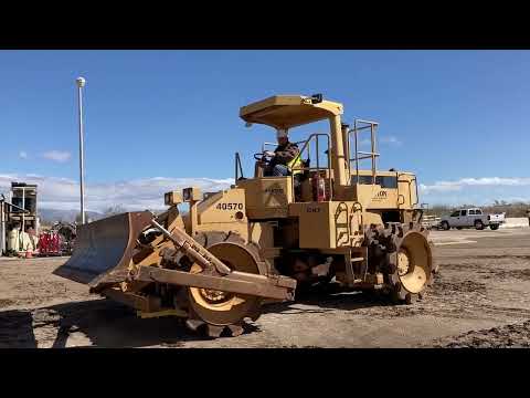 1982 Caterpillar 815B Soil Compactor