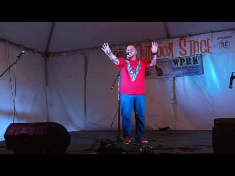 Scratching the Sound of History. - Spoken Word