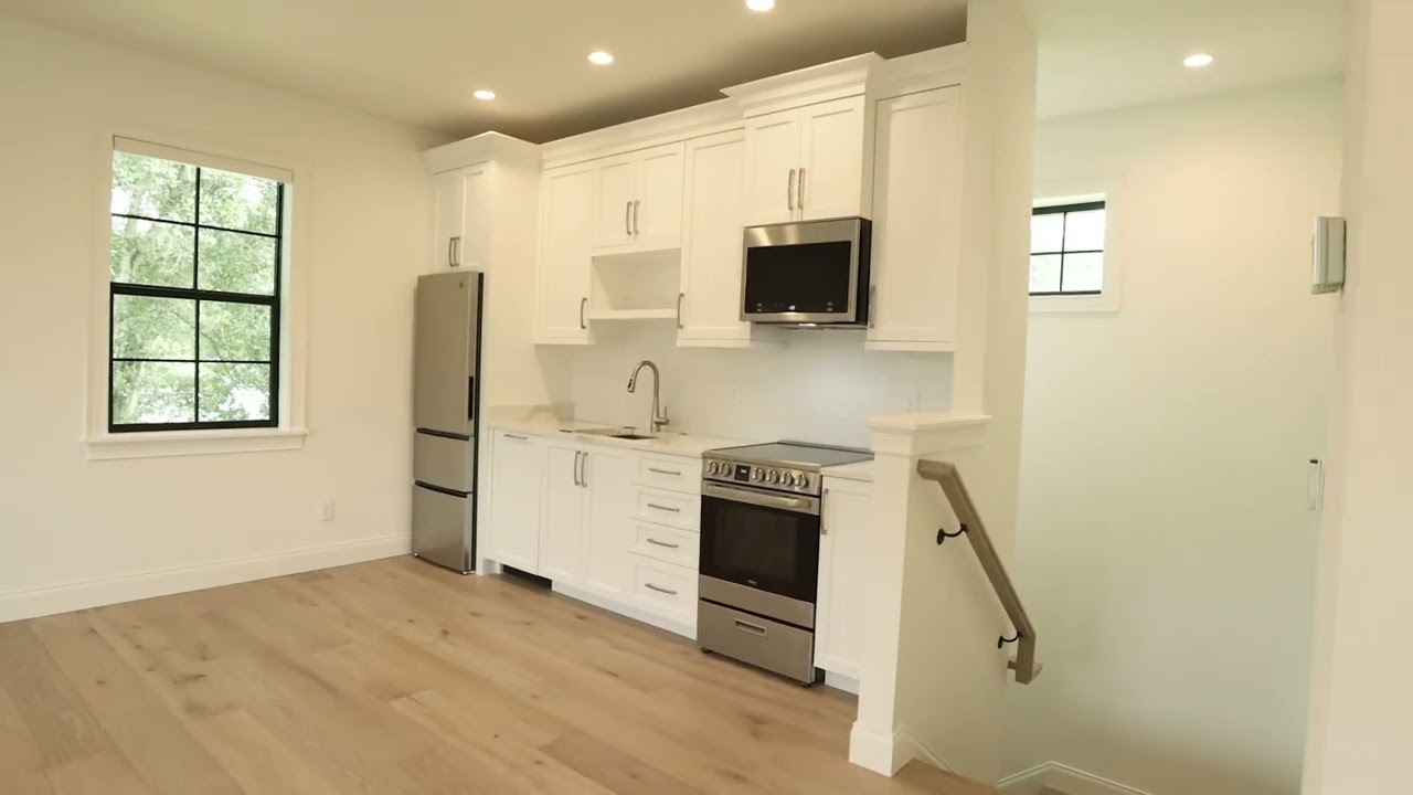 Ballard Custom Homes - 3 Newell St