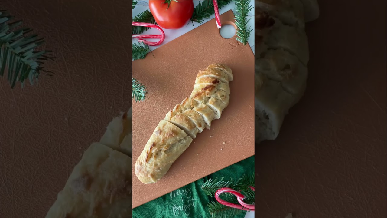 Caprese Candy Cane is perfect for your holiday entertaining!