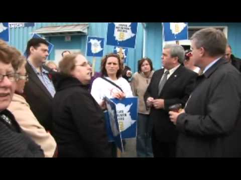 Miramichi Healthcare workers confront Premier Alward