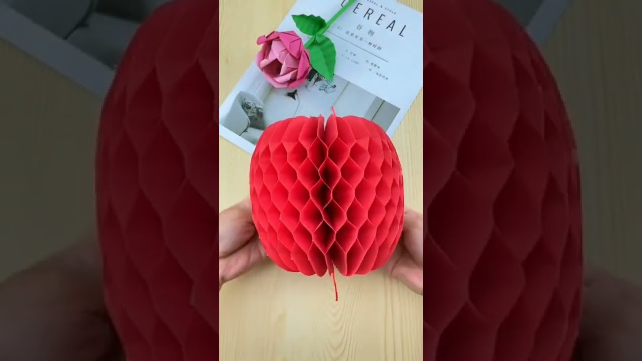 How to Make a Pineapple Lantern Out of Origami Paper