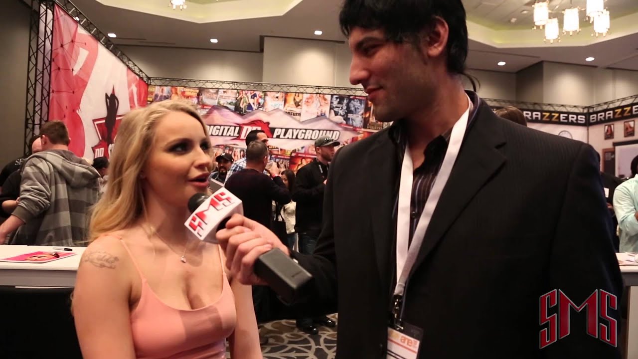 Staci Carr Says Size Doesn't Matter AVN 2015 Interview