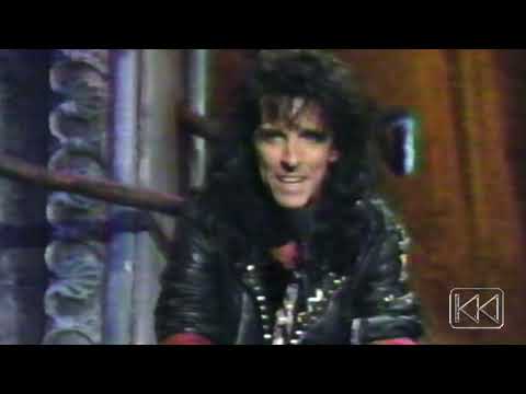Alice Cooper- Presenting the Tour of the Year Award at the International Rock Awards 1989