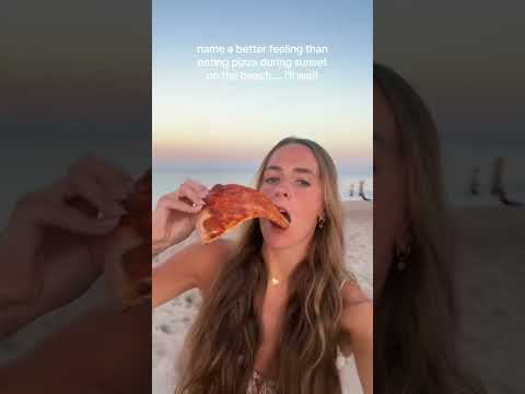 i love pizza on the beach