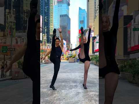 oh yes w/ @Melissa_Becraft😃🕺 #broadway #musicaltheatre #dance #chicago #ohyes dc:Dev.the.menace
