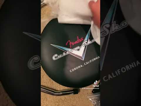 Fender Barstool Unboxing and Build