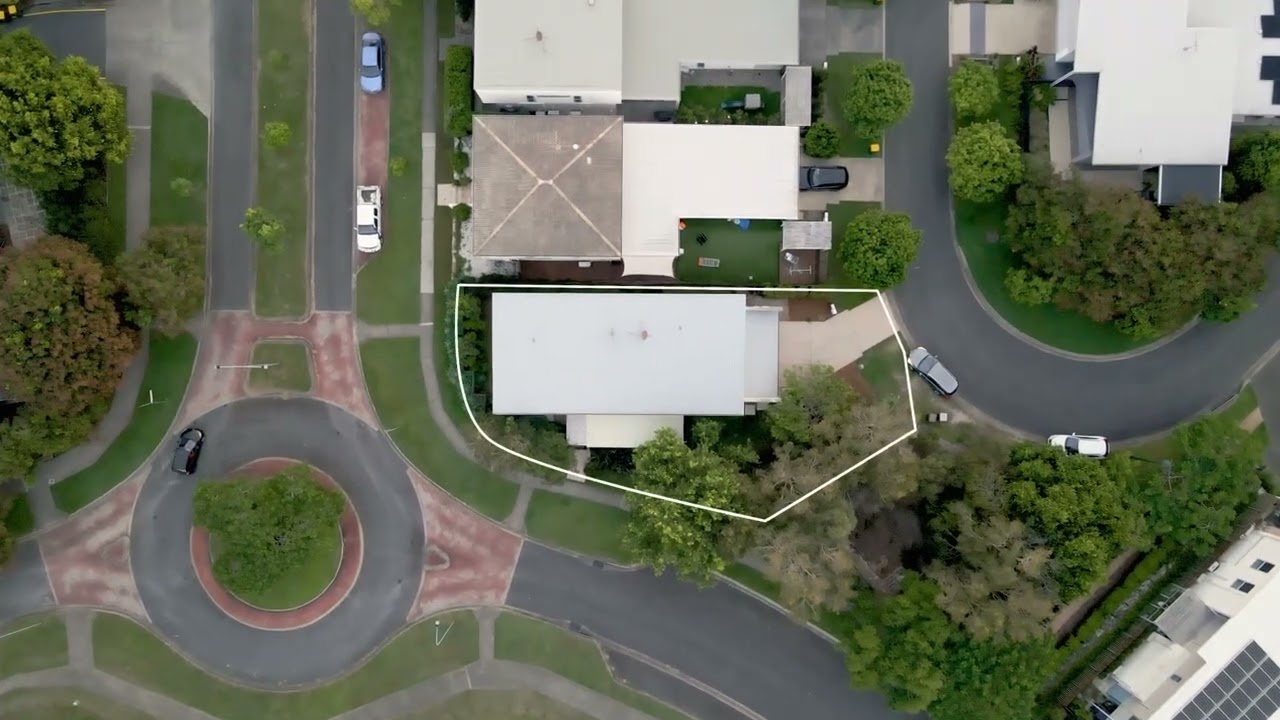 28 Village Circuit, Murarrie - Dennis Simic - Simic Estate Agents