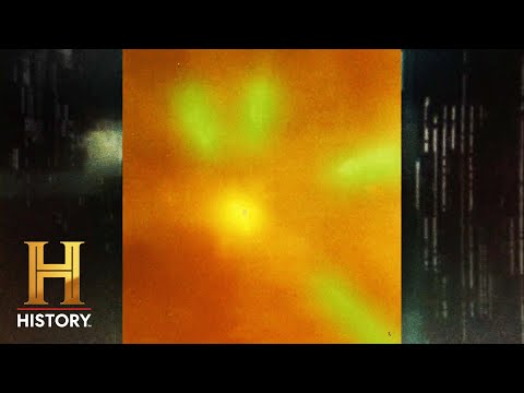 The Proof Is Out There: Bizarre UFOs Hover Over Montreal (Season 3)