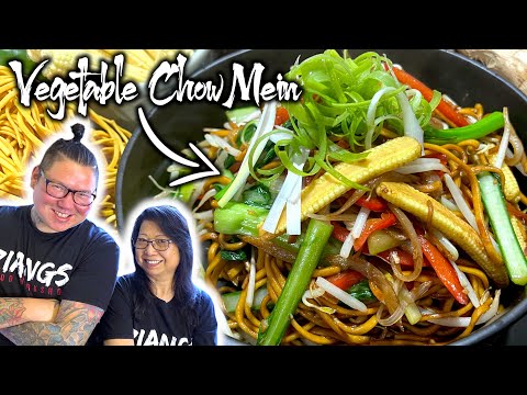 How Chinese Chefs cook Vegetables Chow Mein 🍜 Mum and Son Professional chefs cook 🔥