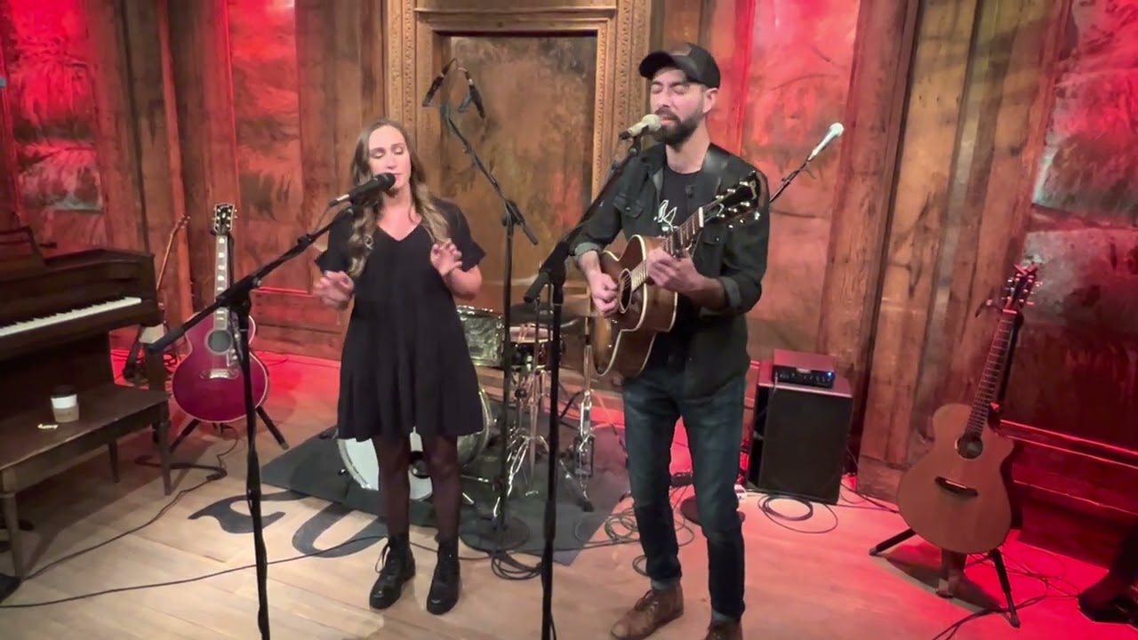 Rebecca Cameron | Singer-Songwriter