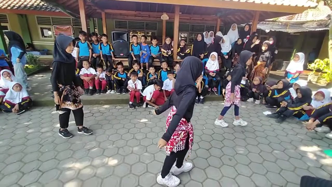Class Meeting Pentas Seni Tari