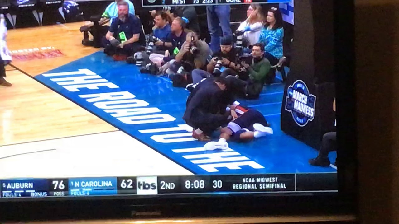 Chuma Okeke Gruesome Leg Injury. UNC VS AUBURN