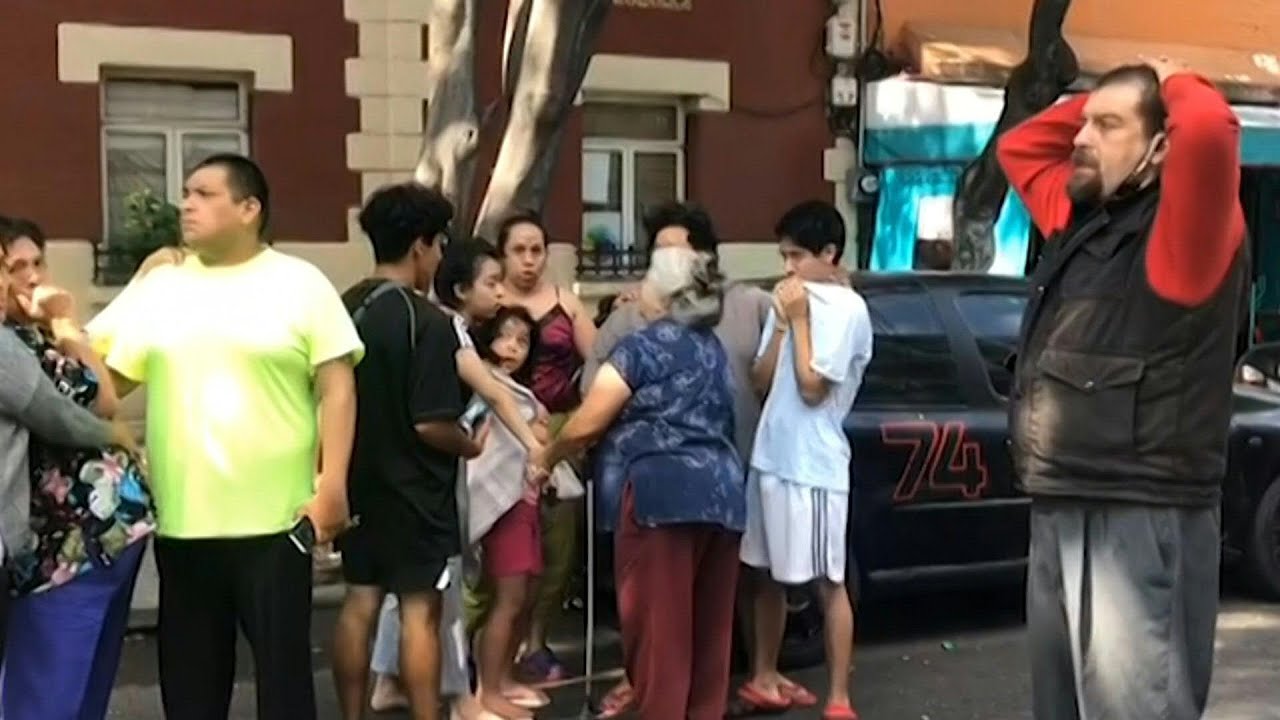 Frightened Mexicans on streets after powerful quake | AFP