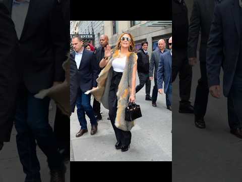 After J.Lo seen with $500K Birkin, here’s how many Hermès bags