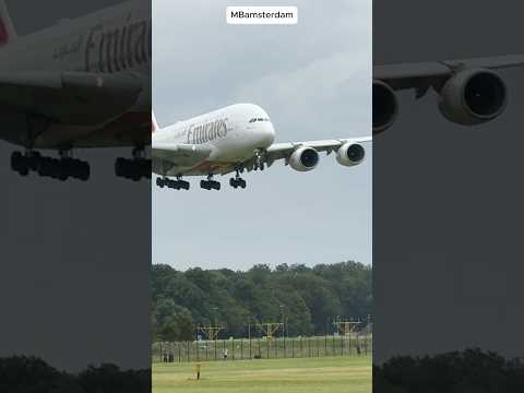 AIRBUS A380 EMIRATES (DUBAI TO AMSTERDAM) LANDING SCHIPHOL AIRPORT / PLANE SPOTTING // A6EOK EK147