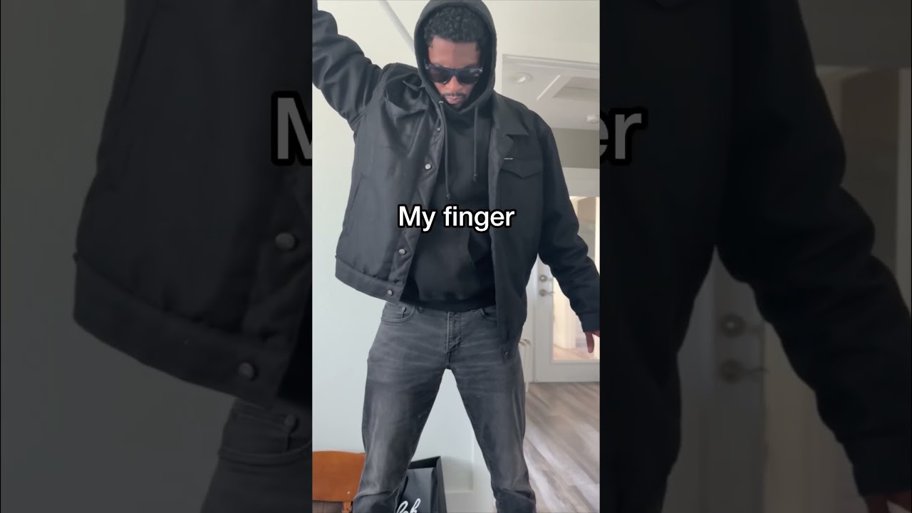 That piece of food stuck in your teeth 🌽😭