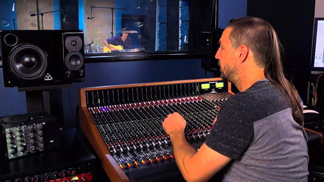 The Trident 88 Mic Insert Feature