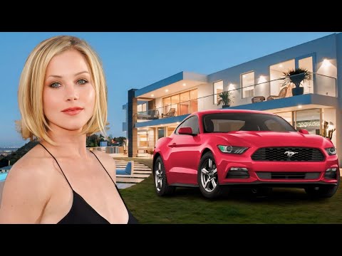 Christina Applegate Net Worth, Relationships, Age, Ex-Husband, Family, Lifestyle & Bio