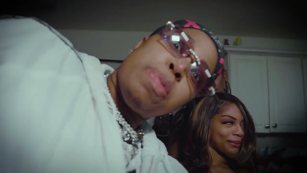 Lyrics & Translations of FREAKY NIKE by Sada Baby | Popnable