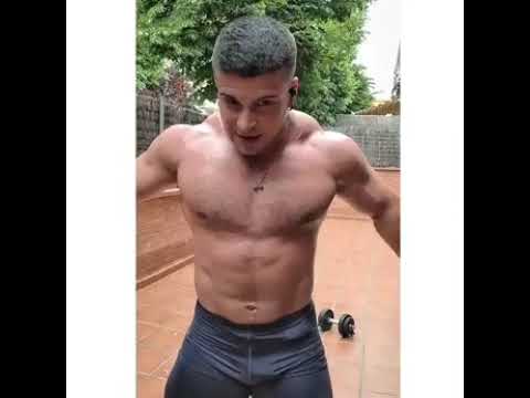 Spanish Bodybuilder Muscle Flexing #9