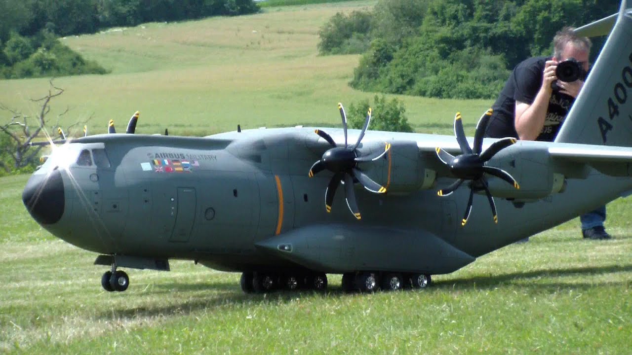 Airbus A400M RC Model Took 6 Years to Build, Drops Scale Paratroopers ...