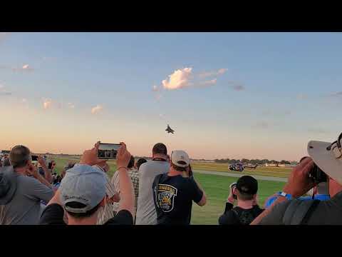 F22 Raptor Max Performance Takeoff at Sunset (Oshkosh 2019)