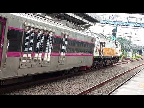 GLOWING !!! Keberangkatan Kereta Api Lagi Viral Hits Argo Sindoro Dengan Rangkaian Baru....