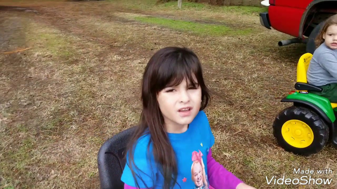 🚜💓😁(KID'S) PINK TRACTOR & JOHN DEERE TRACTOR REVIEW/OVERLOOK!!!! WHAT YOU MAY WANT TO KNOW!😁💓🚜
