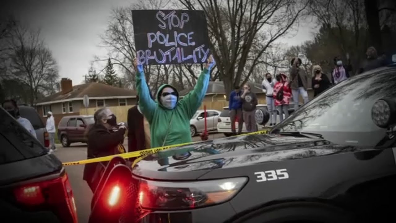 How would police confuse Taser and gun? Education, experience play role, expert says