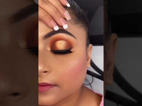 Learn halo eye makeup in 5 easy steps.. ✨#trending #viral #makeupartist #makeup #youtubeshorts #eye
