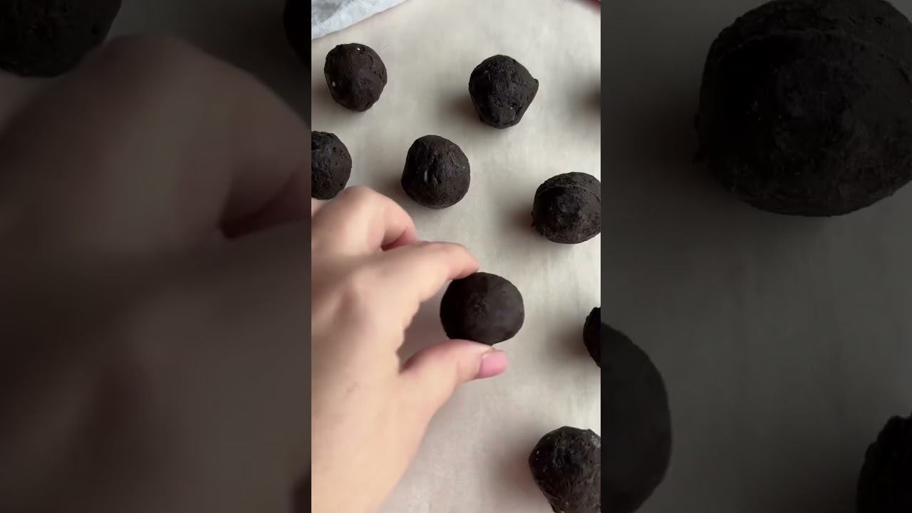 3-Ingredient Easter Oreo Balls ✨ SHARE THESE scroll stopping colorful Easter treats 🐣✨ Creamy