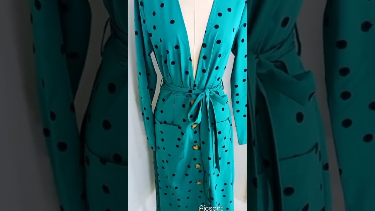 Vestido Verde Lunares Negros Polka Dot Escote Profundo Sexy-GirlBoss