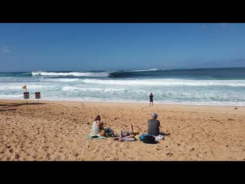 Hawaii's Banzai Pipeline is a must for hardcore surfing!