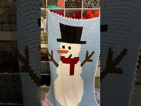 C2C Snowman ☃️ Blanket. Free crochet pattern! #crochet #christmascrochet #crochetpattern