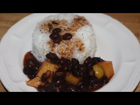 How to make Puerto rican black beans/frijoles
