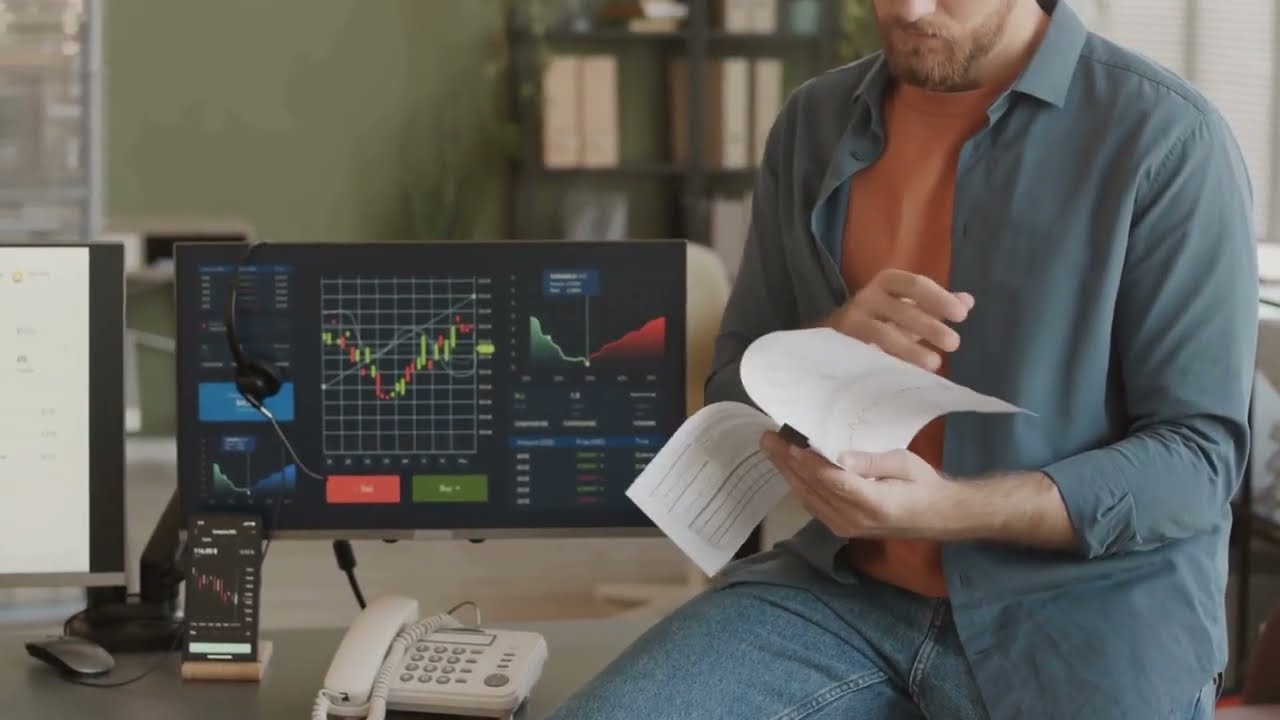 Go To Market Strategy PowerPoint Template Presentation